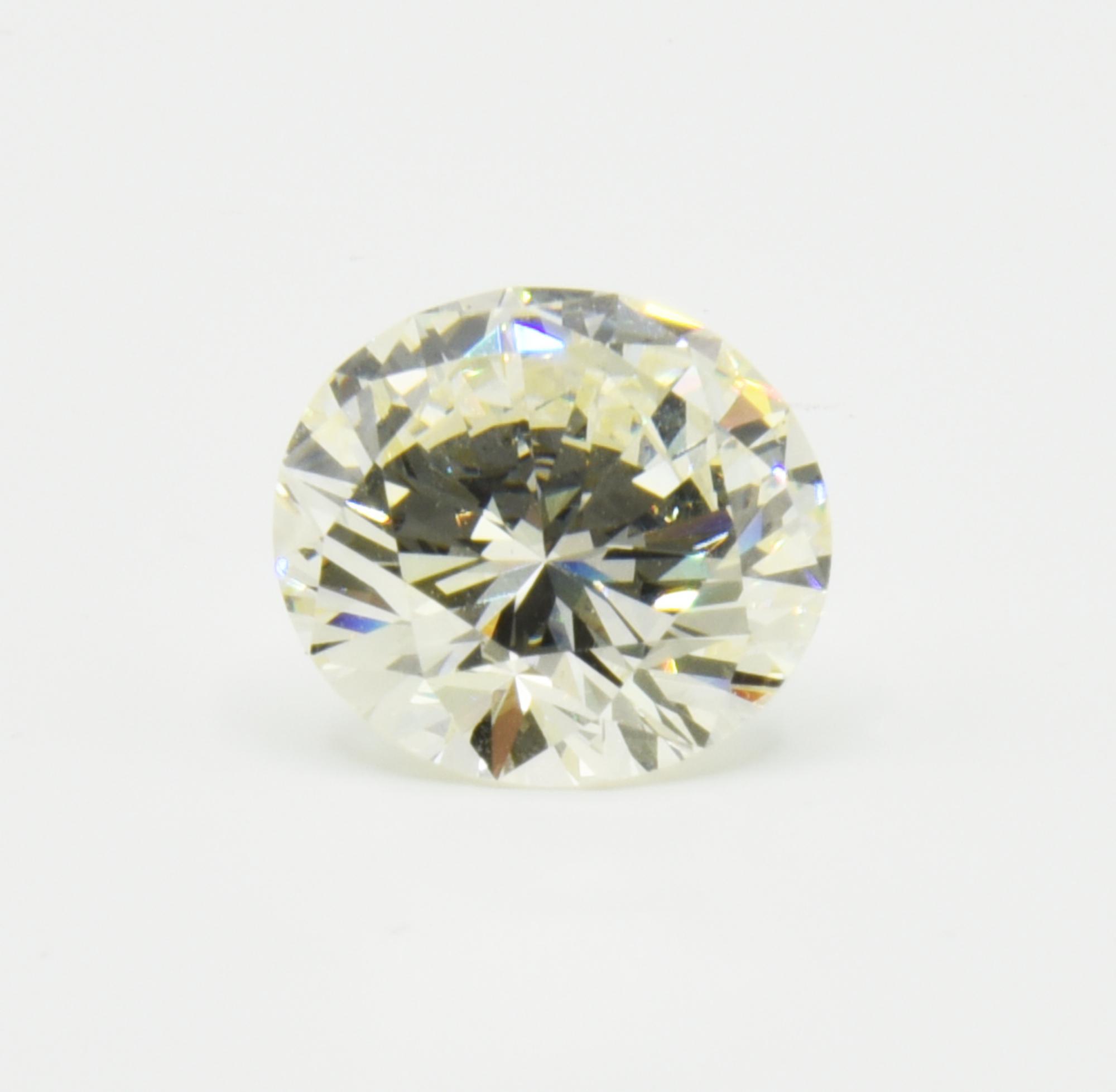 DIAMANTE TAGLIO BRILLANTE CT 9,41 colore N, purezza VVS2. Accompagnato ...