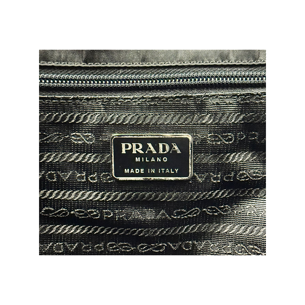 PRADA, BORSA MESENGER MODELLO VIAGGIO | Trionfante Antiques | ArsValue.com