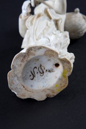 Bisque sculpture "BOY WITH BASKET AND BIRDS" | Viscontea Casa d'Aste ...